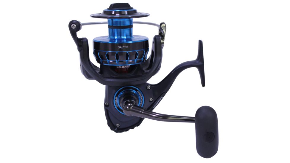 Daiwa Saltist 3000 Spinning Reel — CampSaver