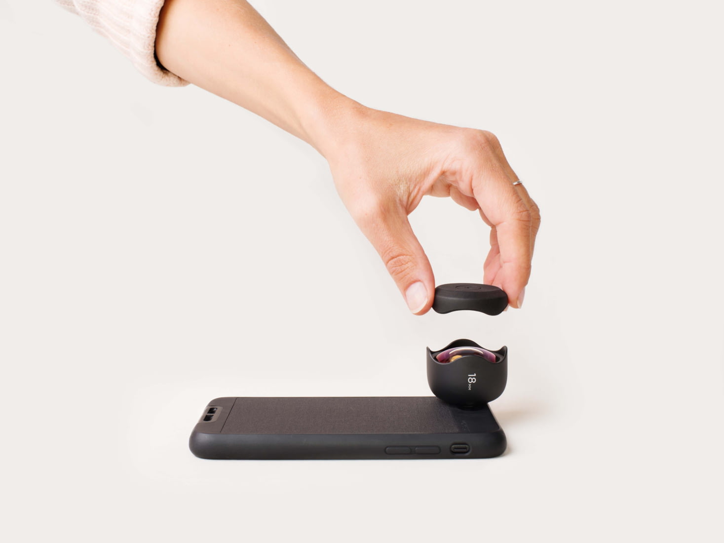 Moment 58mm T-Series Tele Front Lens Cap — CampSaver